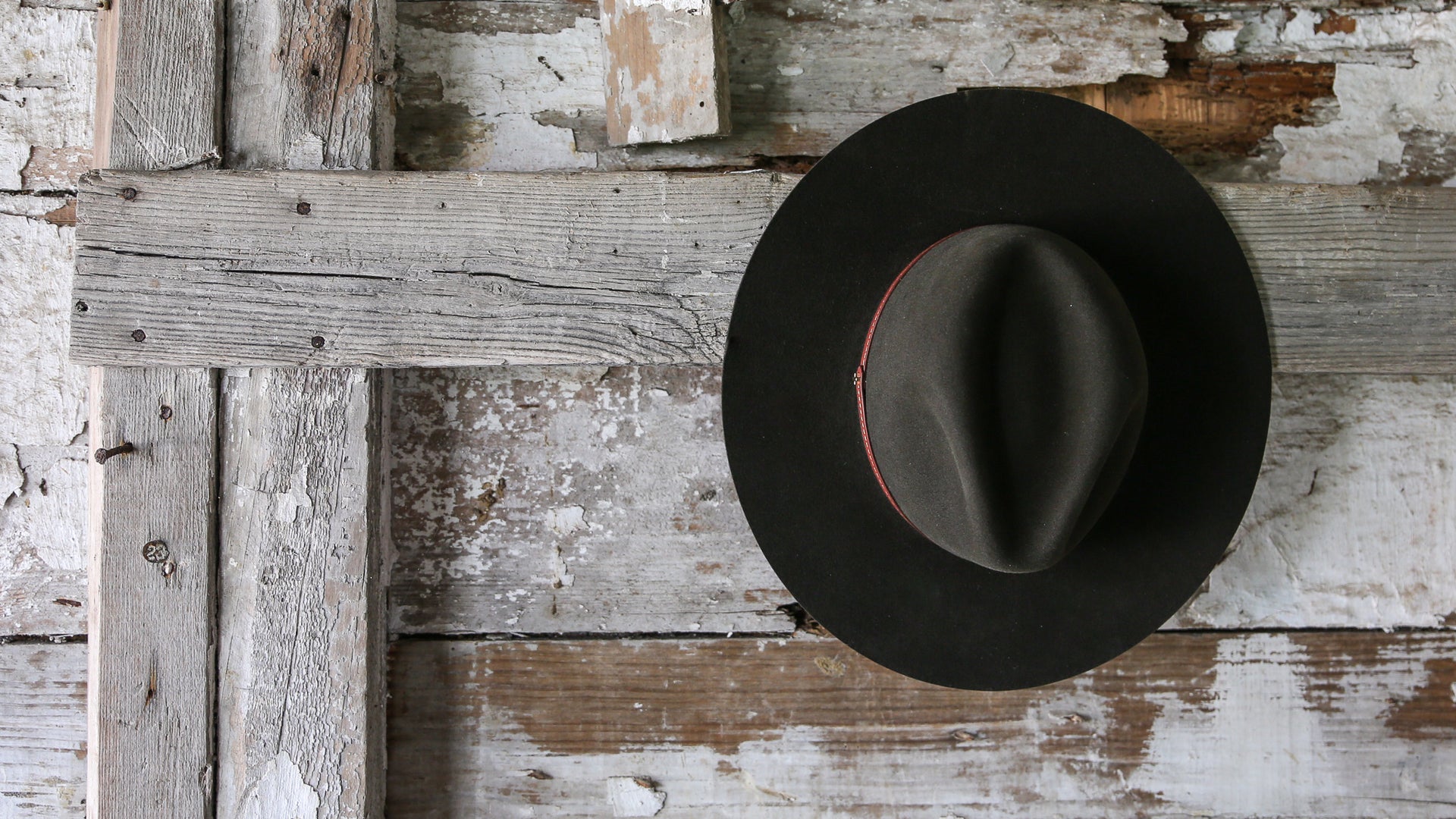 Hat Photoshoot! – Hemlock and Hyde