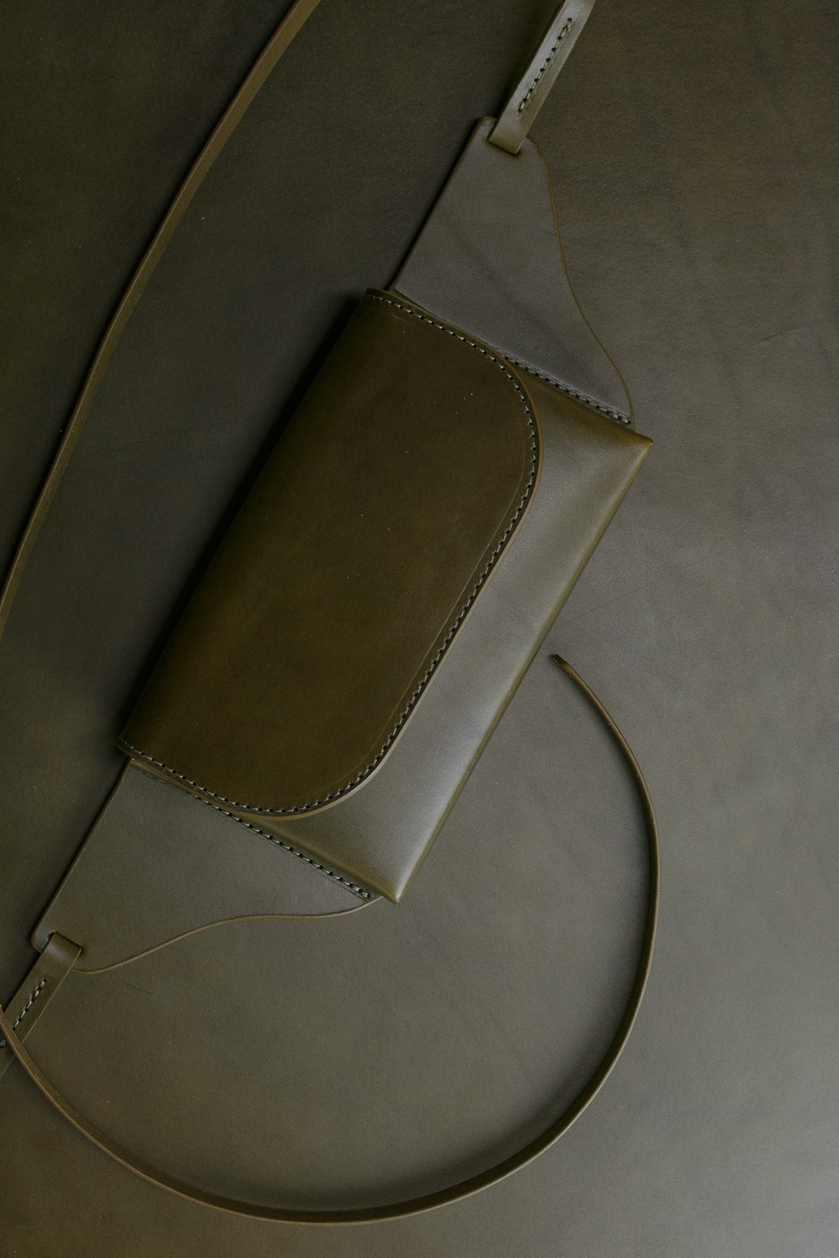 Charlotte Sling Bag – Hemlock and Hyde